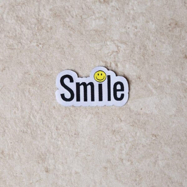 Loop&Label - Smile - XXL gesneden label | Van Schie Raamdecoratie en ...